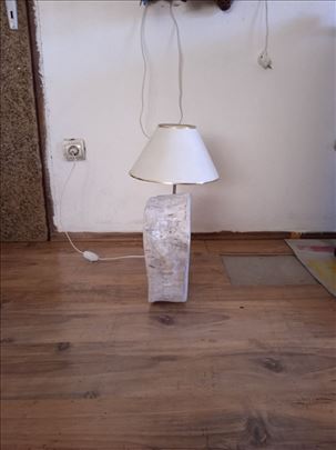 Unikatna lampa od drveta