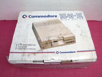 Commodore 1541 II Disk Drive FULL + Poklon + GARANCIJA!