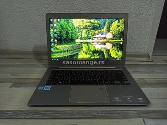 Asus ZenBook UX330 i5-7200U/8GB/256GBssd