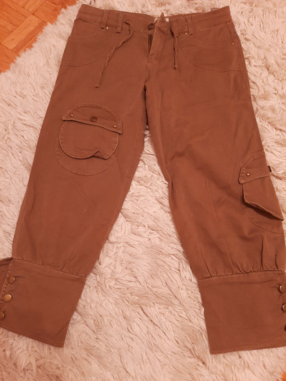 Kapri braon pantalone