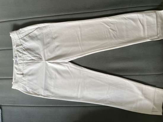 Elegantne Zara pantalone