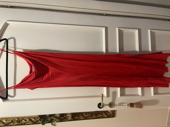 Crvena dugacka zara haljina