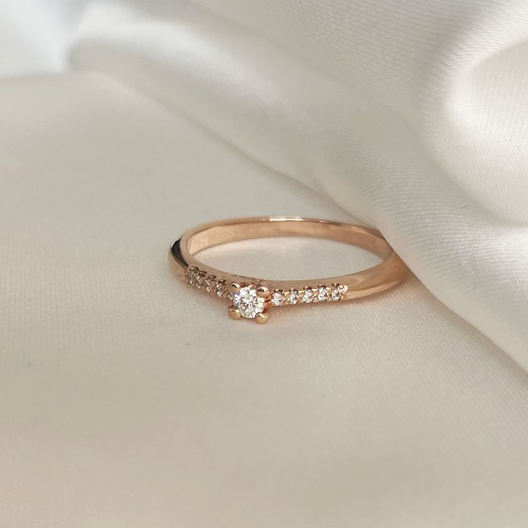 Prsten od roze zlata sa dijamantima 0.10 ct Vs-Gh
