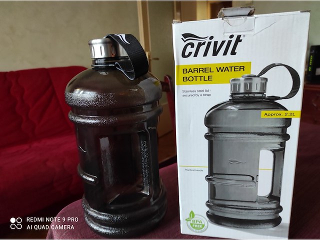 Crivit  extra velika boca za vodu