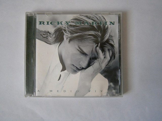 Ricky Martin – A Medio Vivir