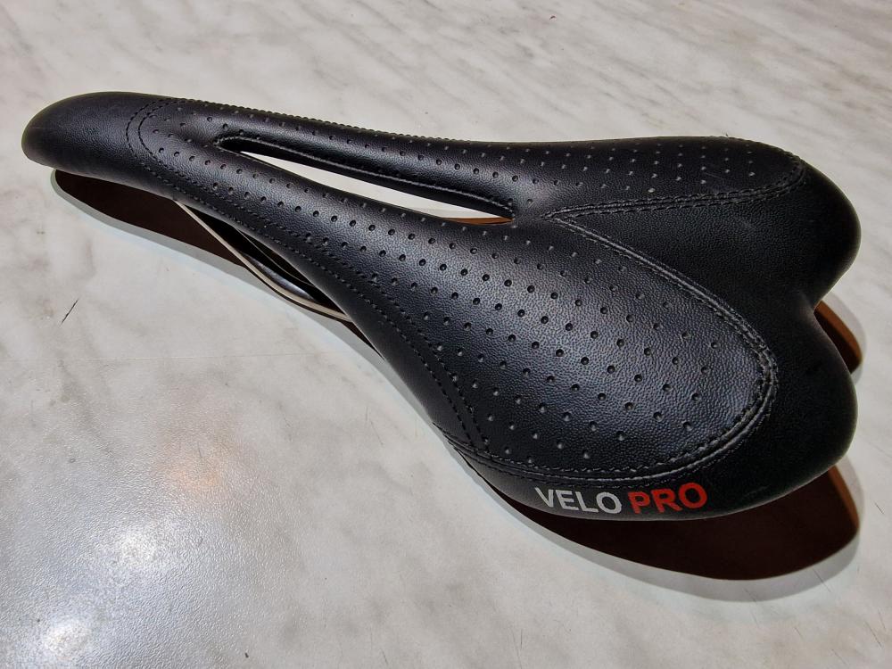 Velo PRO CrN Ti alloy sedište sa rupom NOVO