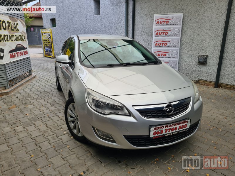 Opel Astra 1.4 COSMO