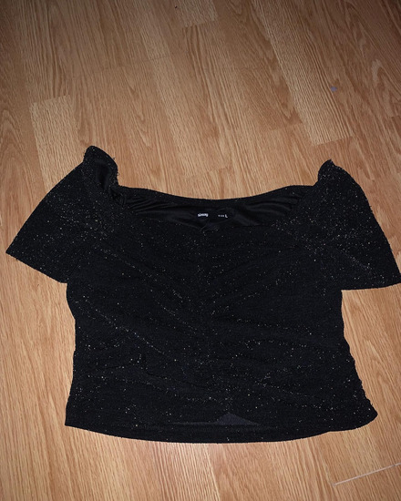 Šljokičavi crop top