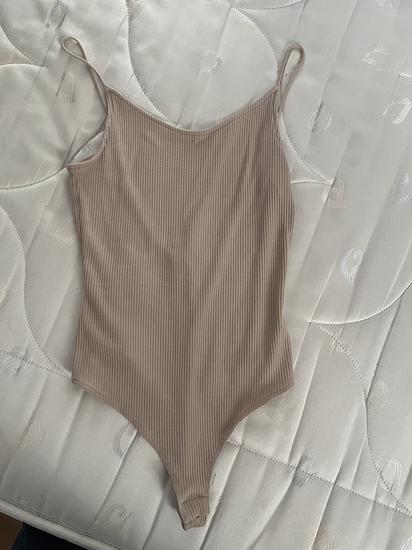 H&M rebrasti nude body