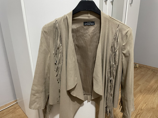 Bershka jakna sa resama