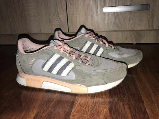 Adidas original zenske patike prevrnuta koza