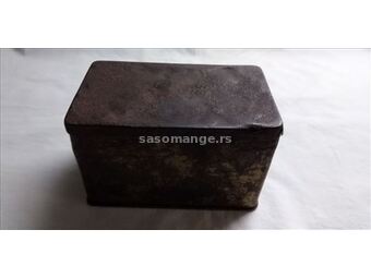 Starinska kutija , dim. 11,5x7 cm. malo korodirala
