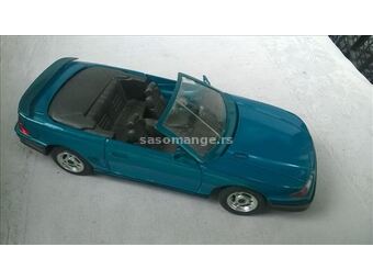 Majorette Mustang GT kabrio 1:25,naprslo pr/staklo