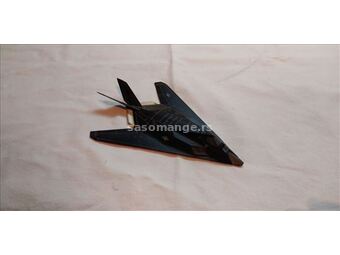 Avion Amercom LOCKHEED F 117.Skala 1:144.Prednji