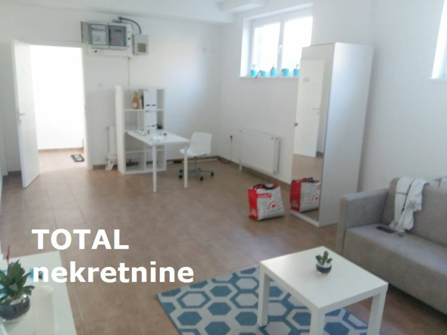 LOKAL NOVI SAD, 87550€