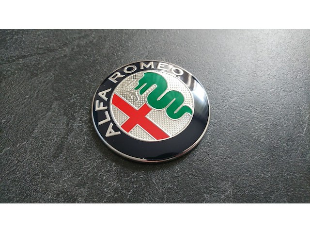 NOVO Alfa Romeo znak hauba gepek 74mm SREBRNI