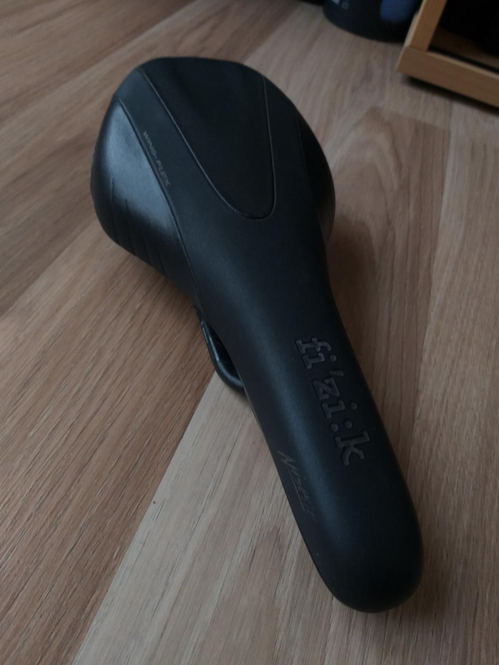 Fizik Nisene Wing Flex Sediste