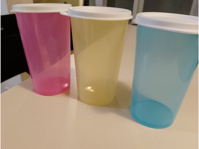Tupperware čaše, 330 ml, cena je po komadu