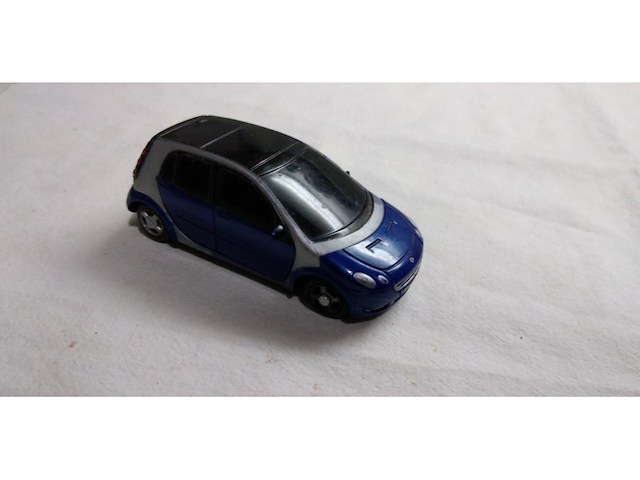 Autic Smart Forfour oko 1:50(7,3 cm.)China plasticni  m