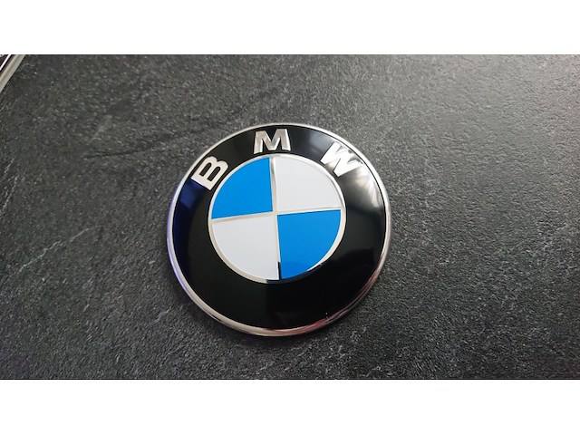 NOVO BMW znak 82mm F i 1 serija hauba/gepek 3 rupe