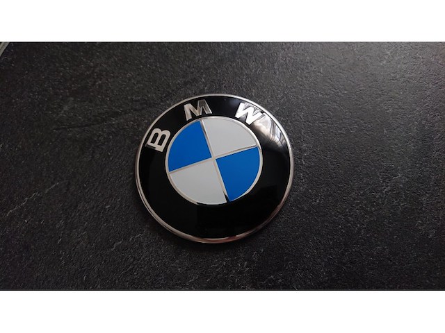 NOVO BMW znak 82mm F i 1 serija hauba/gepek 2 rupe