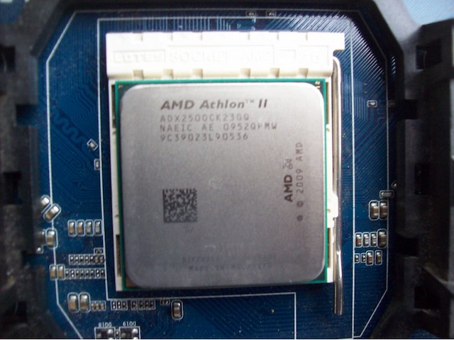 AMD Athlon II X2 250 (2 x 3 Ghz ) AM3