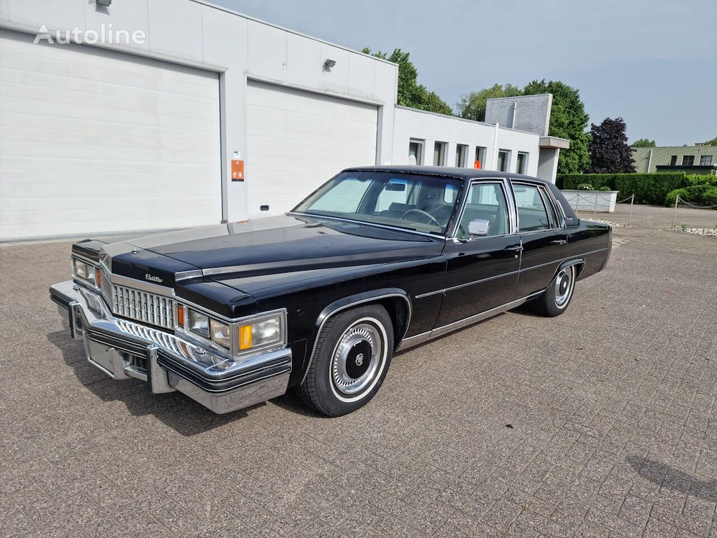 Cadillac Fleetwood BROUGHAM sedan