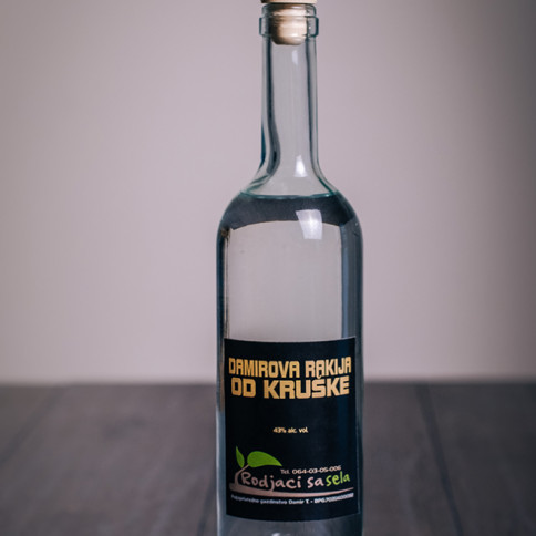 Domaća rakija od kruške 0,7l