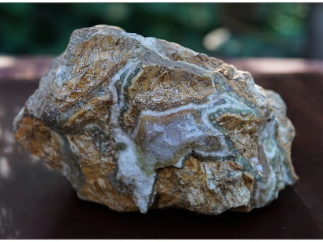 Kalcedon,poludragi kamen,veliki primerak