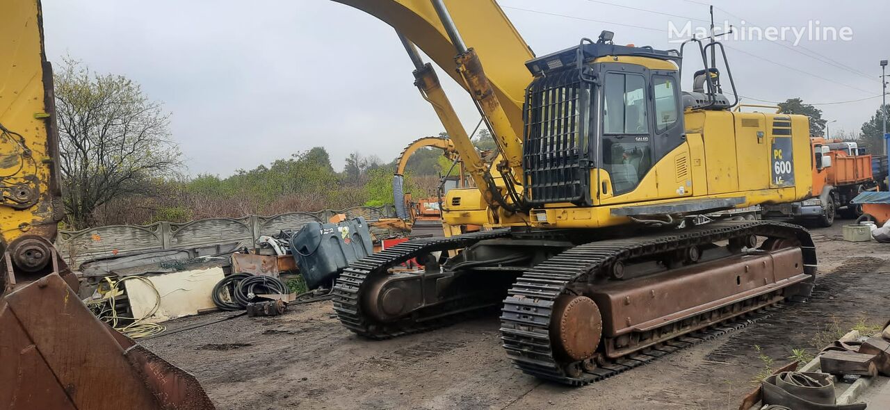 Komatsu PC600LC-8 bager guseničar