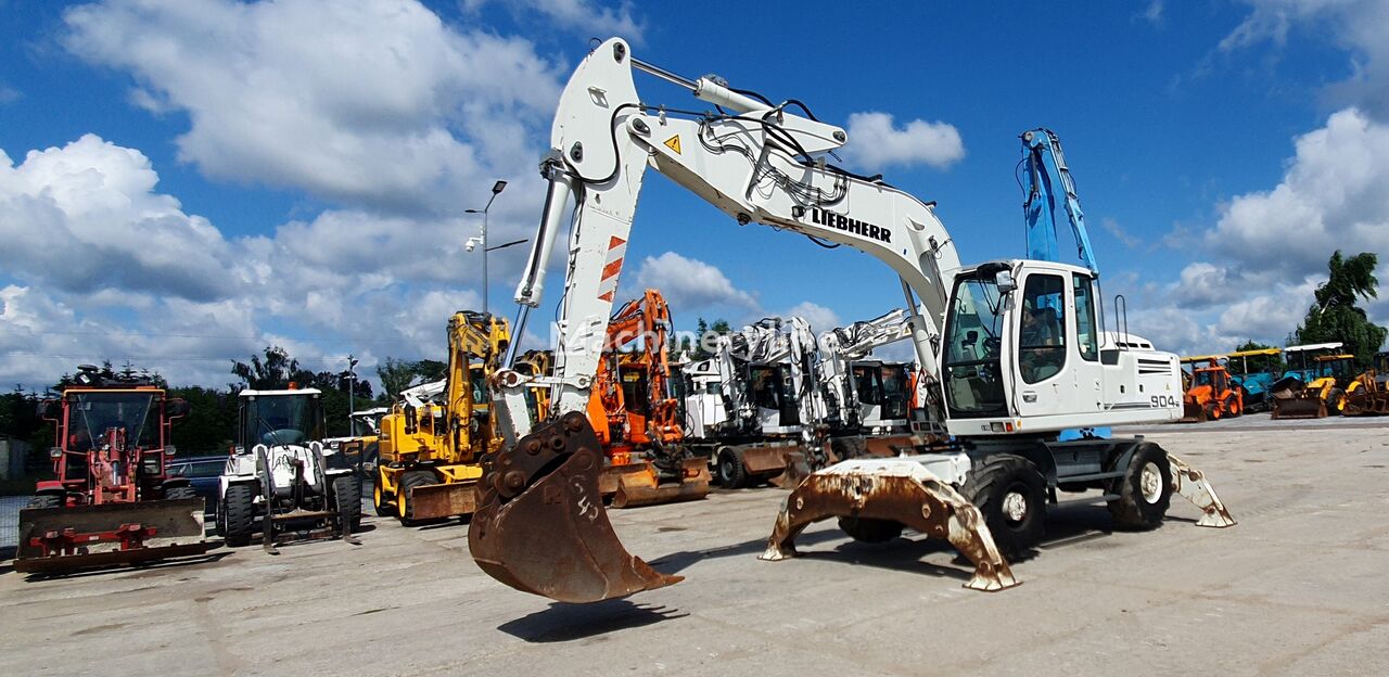 Liebherr A904C bager točkaš