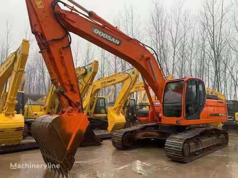 Doosan DX300LC bager guseničar