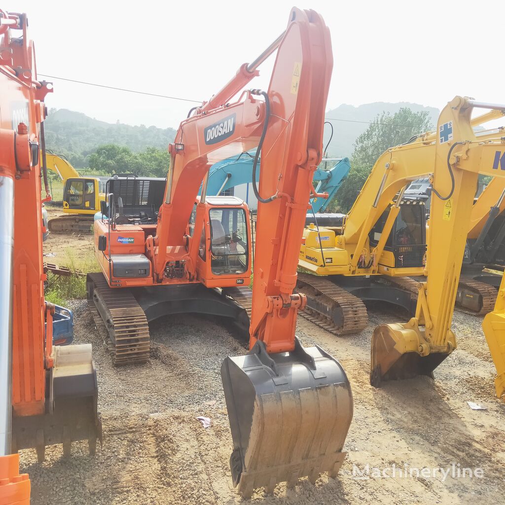 Doosan DX300LC bager guseničar