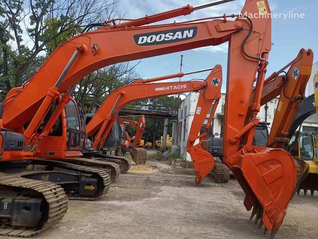 Doosan DX300 bager guseničar