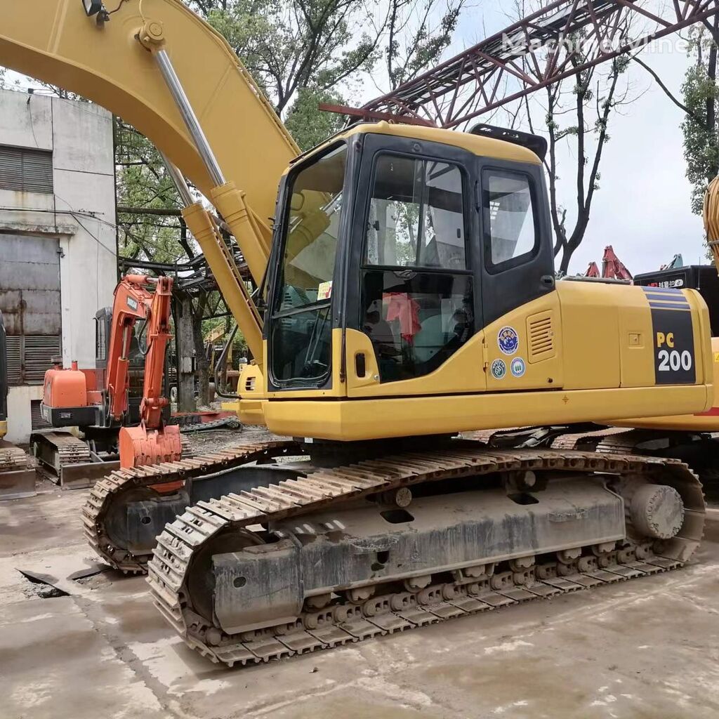 Komatsu PC200-7 bager guseničar