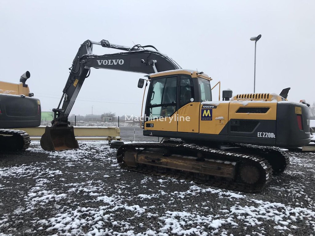 Volvo EC220D bager guseničar