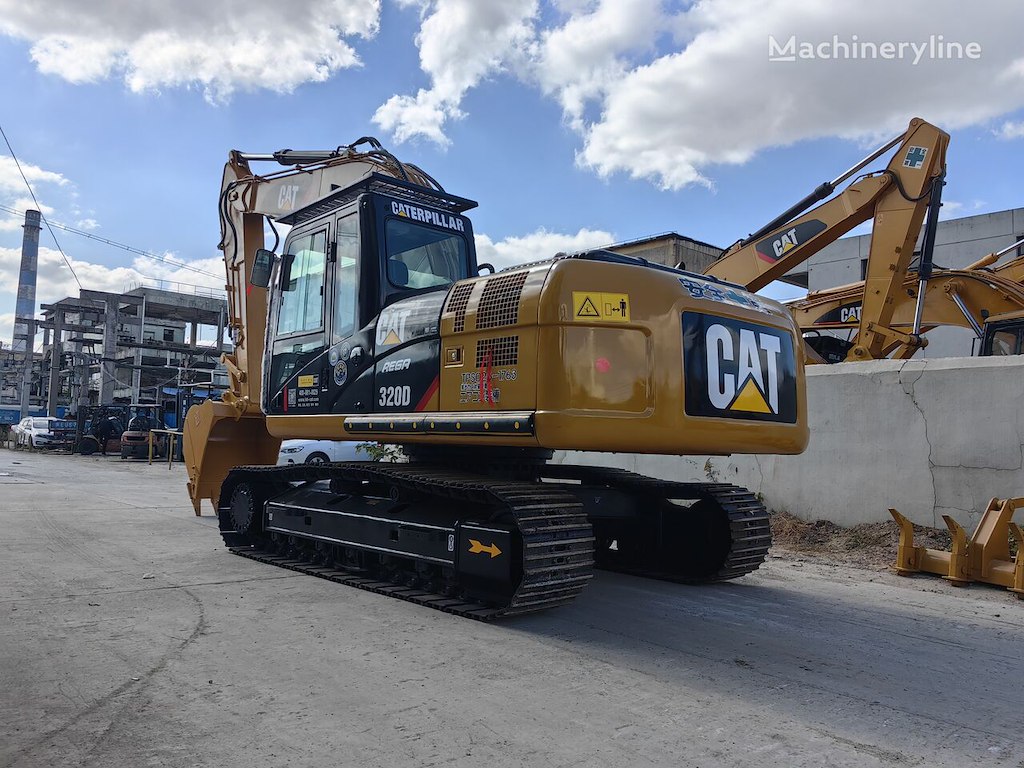 Caterpillar 320D bager guseničar