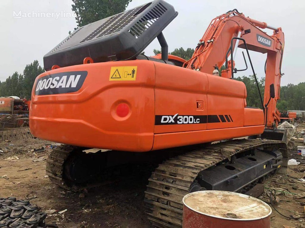 Doosan DX300 bager guseničar