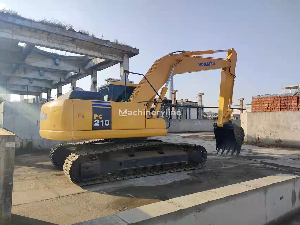 Komatsu PC210-7 bager guseničar