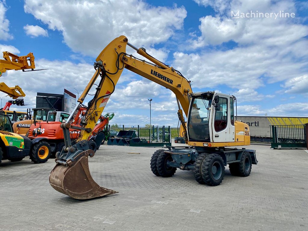 Liebherr A312 bager točkaš