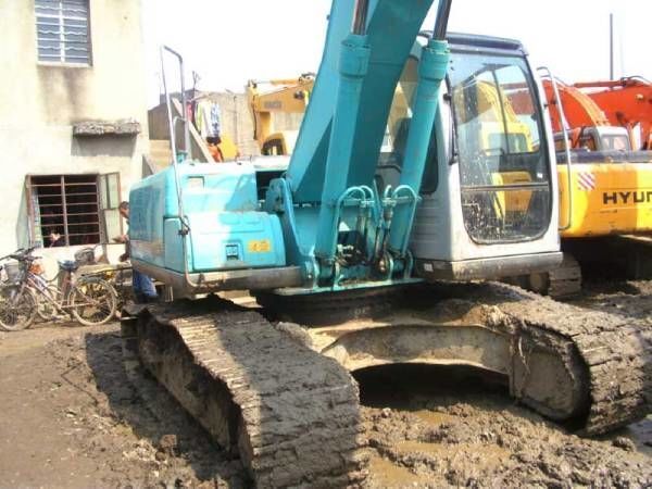 Kobelco SK200-6E bager guseničar