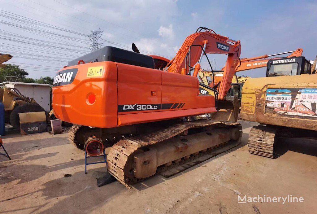 Doosan DX300LC bager guseničar