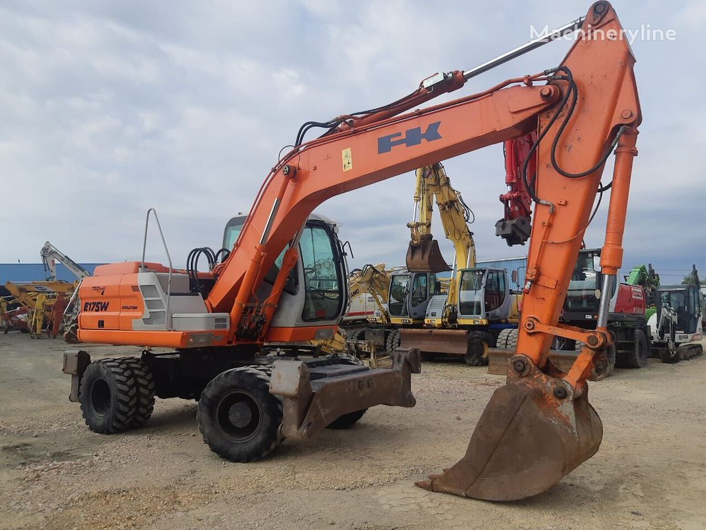 Fiat-Kobelco E175W bager točkaš