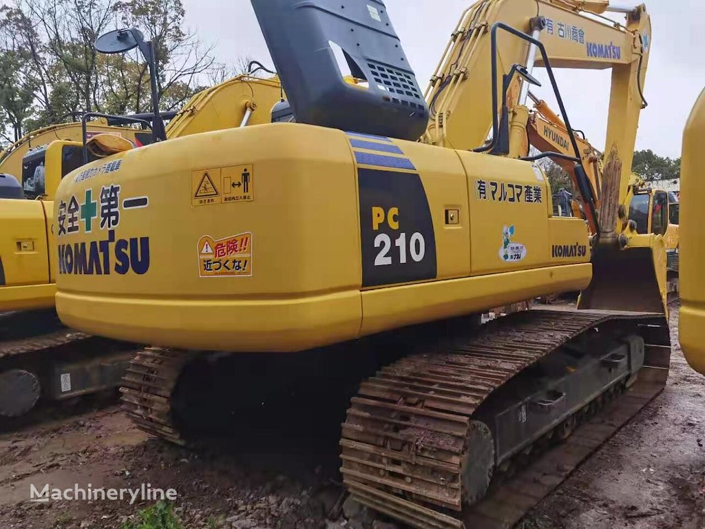 Komatsu PC210-8 bager guseničar