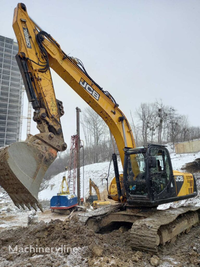 JCB JS220LC bager guseničar