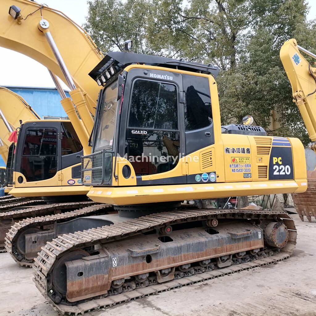 Komatsu PC220-8 bager guseničar