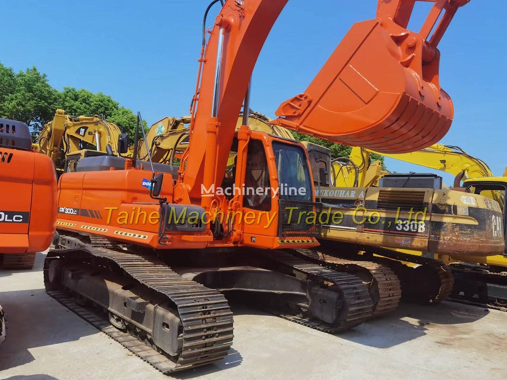 Doosan DX300 bager guseničar