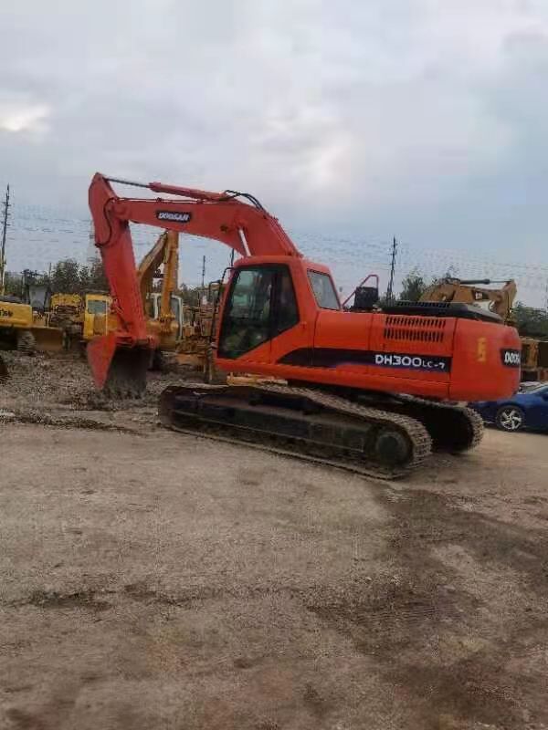 Doosan DH300LC-7 bager guseničar