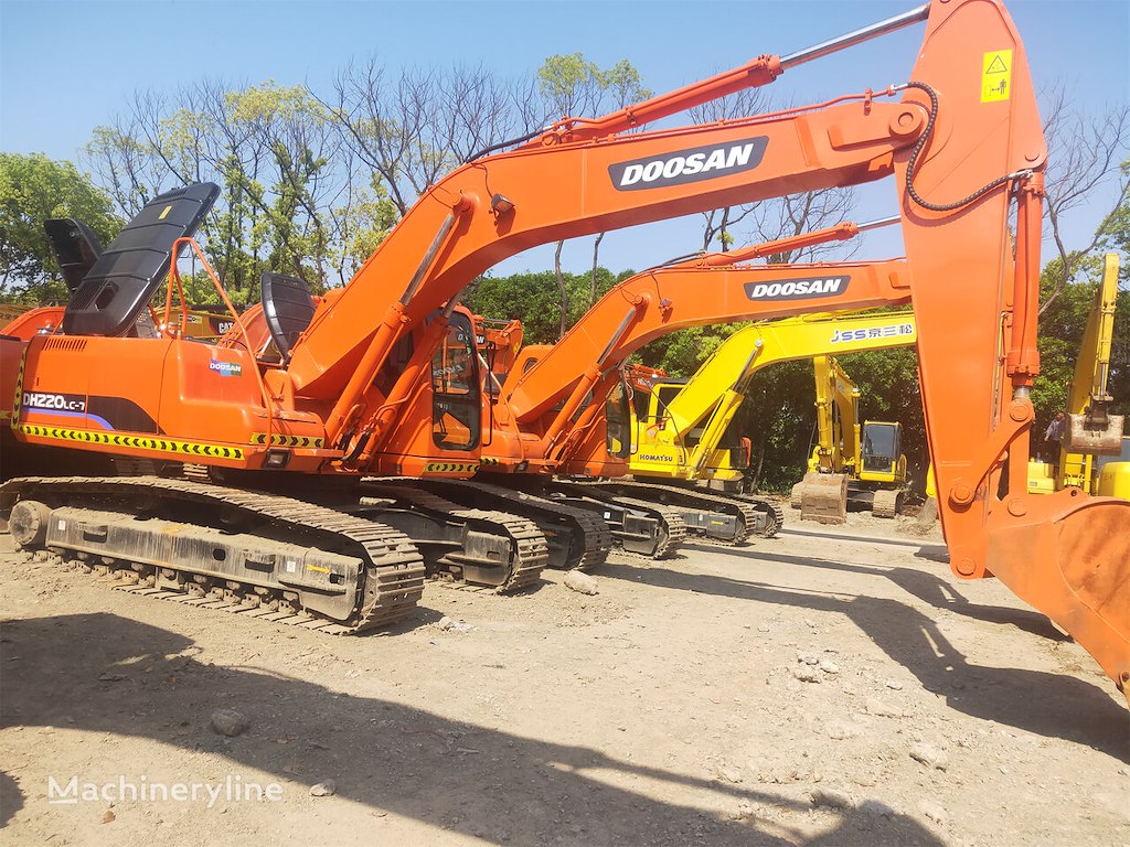 Doosan DH225LC bager guseničar