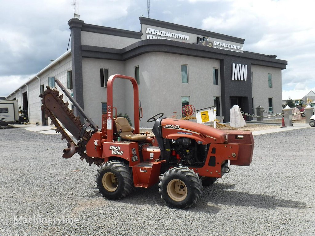 DITCH WITCH RT40 rovokopač